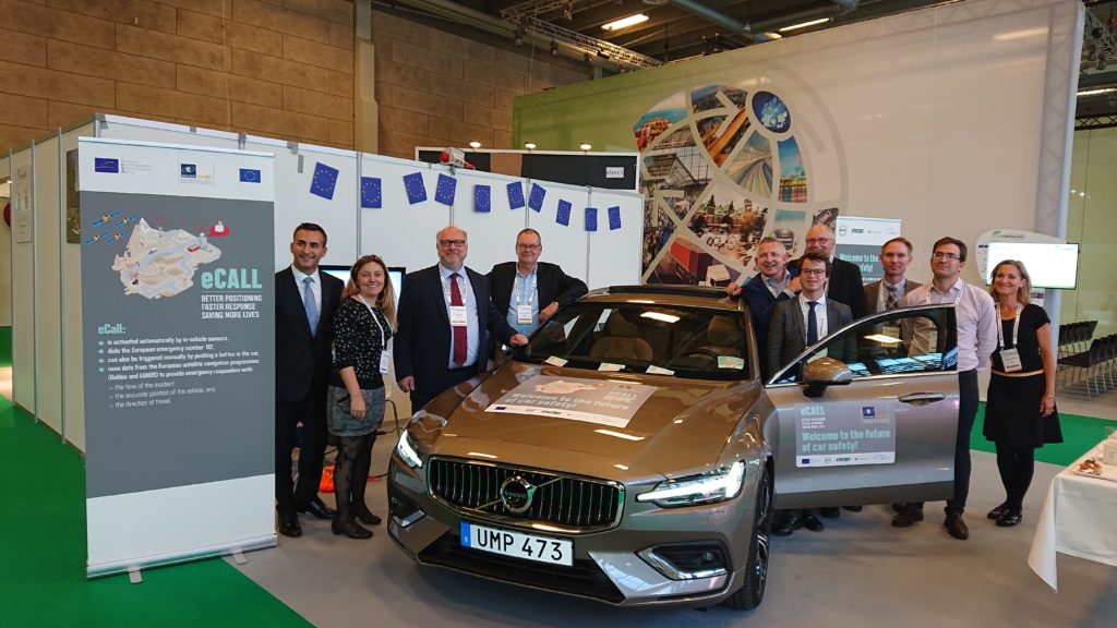 GNSS.asia presents first eCall-enabled car with Volvo & industry - GNSS ...